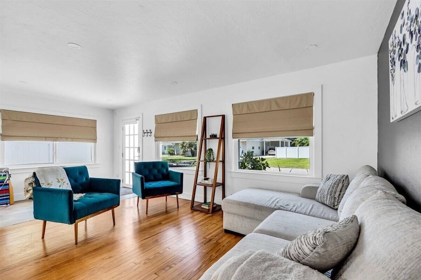 Tangerine House | Fire Pit + Tree House - Sarasota, FL