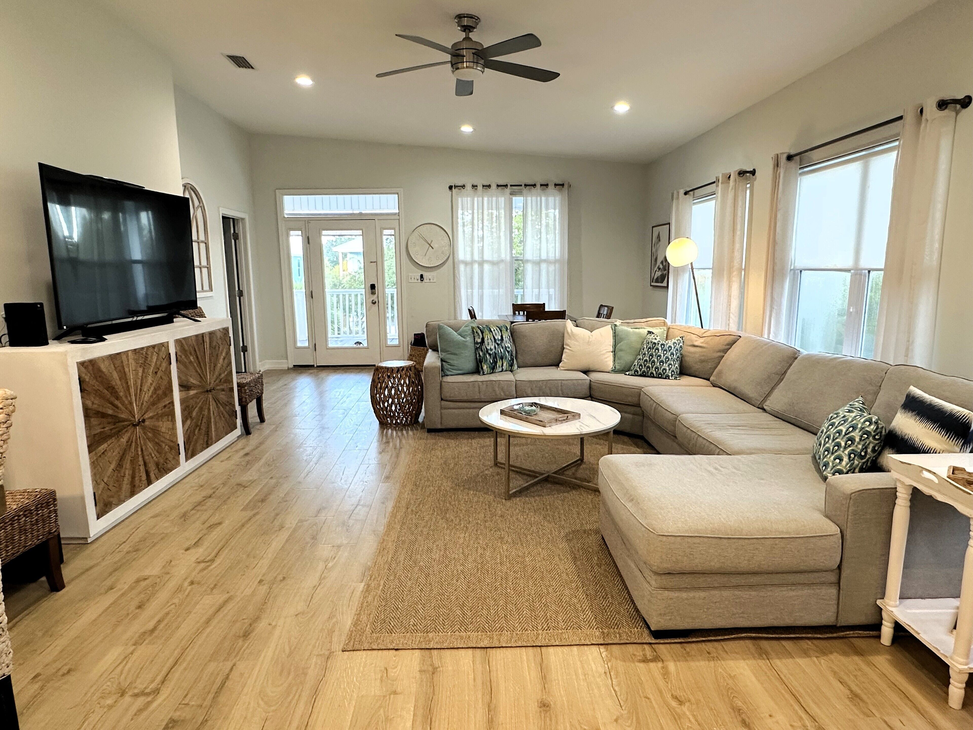 Spacious 4br Beach House With Hot Tub/fire Pit /Ping Pong/foosball/beach Gear - Orange Beach, AL