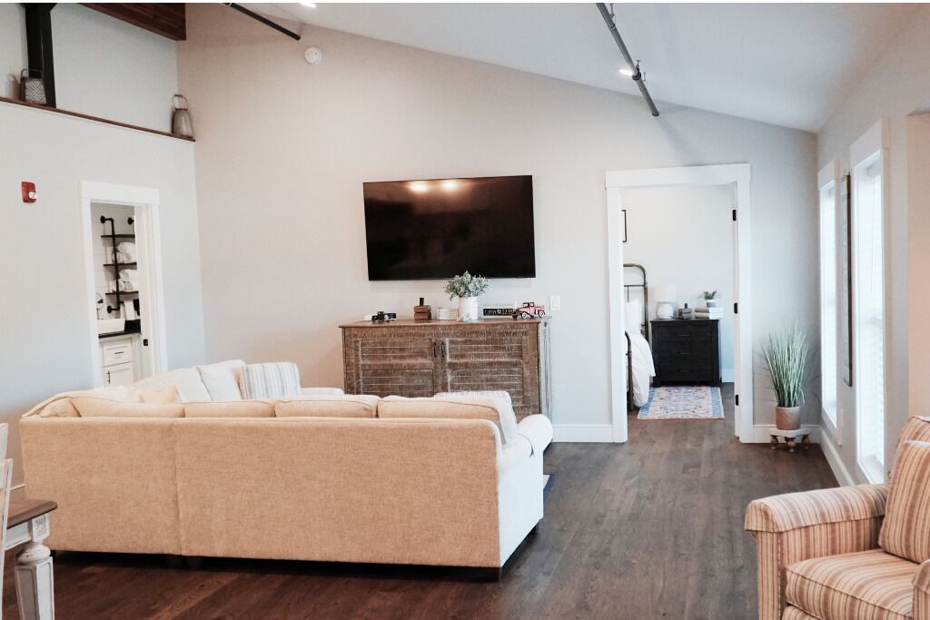 Prime Mystic Location - 2br 2ba Condo - Mystic, CT