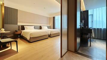 Quarto Duplo Comfort | Secretária, secretária adequada para computadores portáteis