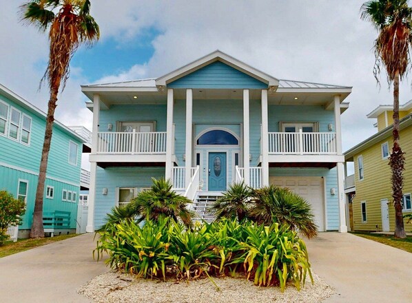 Shared Pool, Hot Tub, Boardwalk to Beach, Golf Cart Included Reviews ...