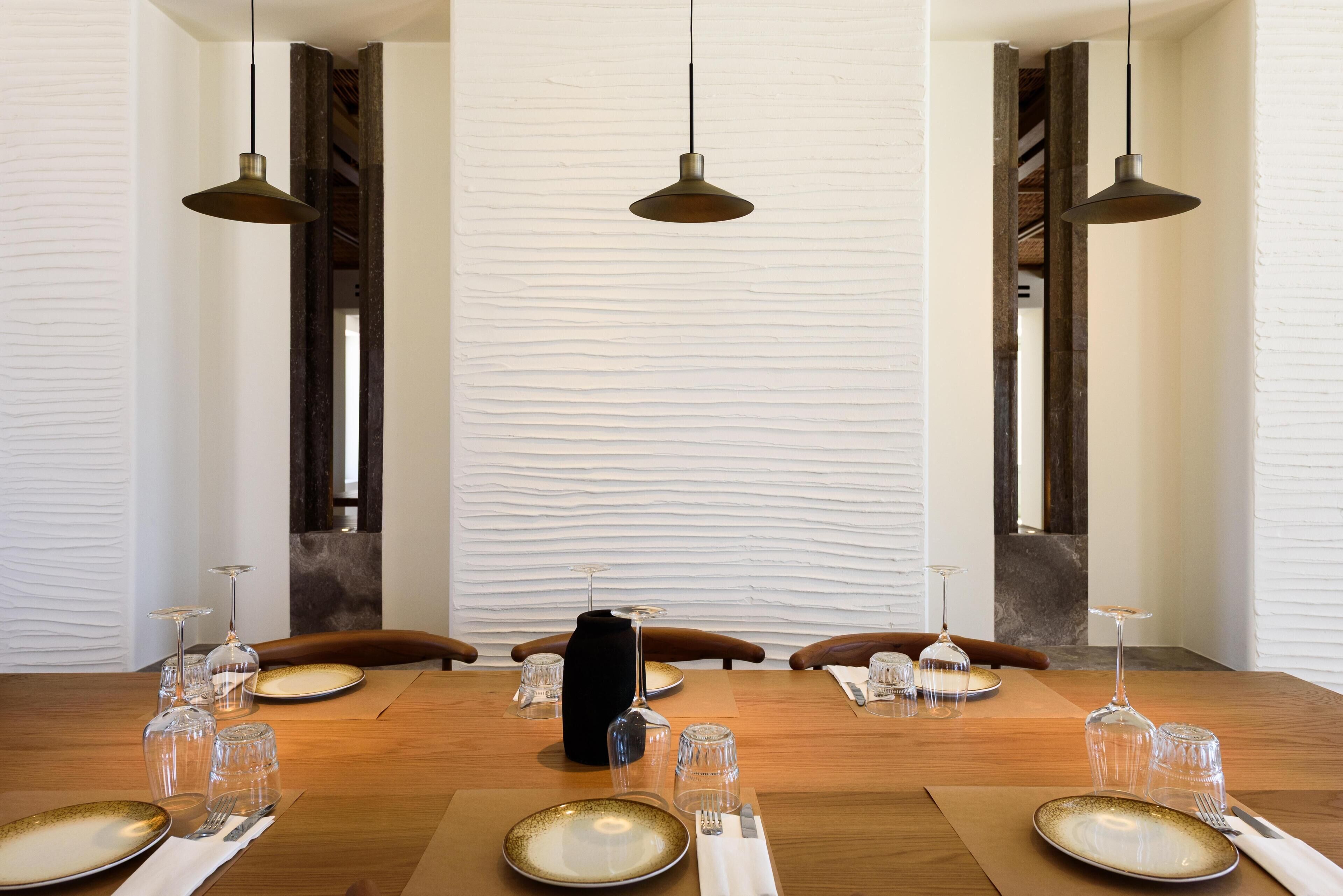 2 restaurantes: servem pequenos-almoços, jantares e brunches