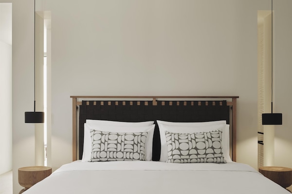 Suite Júnior, piscina privativa | Roupa hipoalergénica, minibar, cofre no quarto