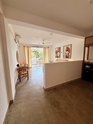 Quarto luxo, vista para o mar, de frente para o mar | Roupas de cama premium, frigobar, cofres nos quartos, escrivaninha