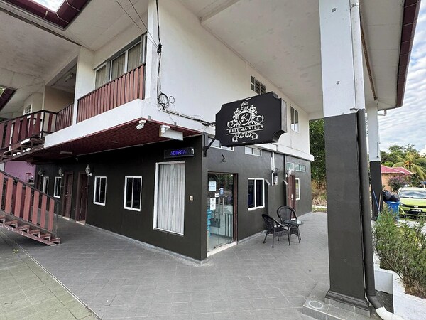 Kesuma Villa Exclusive Stay - Parit Raja