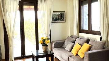 Villa, 4 quartos, terraço, vista para a montanha | Sala de estar