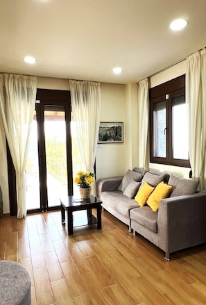 Villa, 4 quartos, terraço, vista para a montanha | Sala de estar