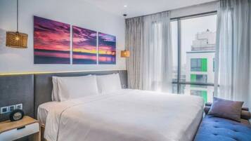 Suite Premier, 2 quartos, vista para a piscina, junto ao jardim | Lençóis de algodão egípcio, roupa de alta qualidade, edredões de penas