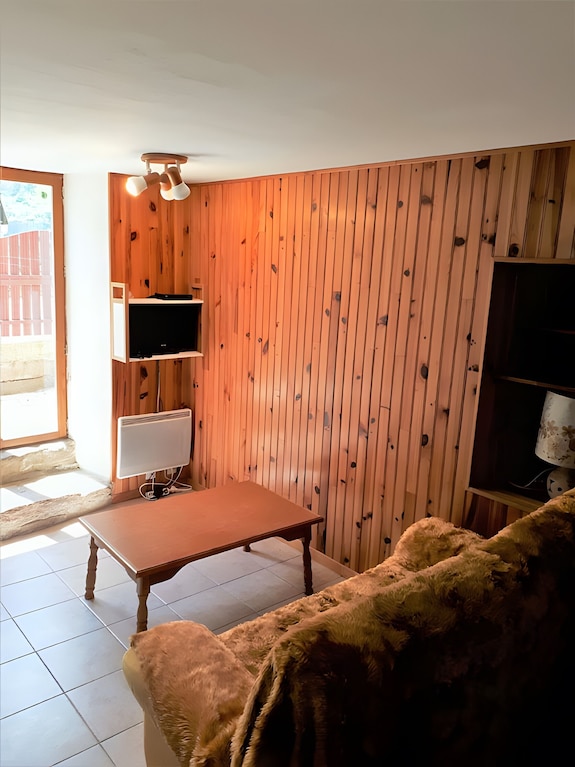 Gîte « Le Vignou » à Ste-enimie : Vue Montagne, Terrasse Privée Et Wi-fi - Chanac