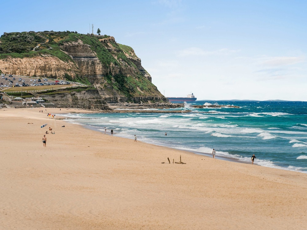 Prickly Pear Stays In Merewether - Ridge St - Hunter Region