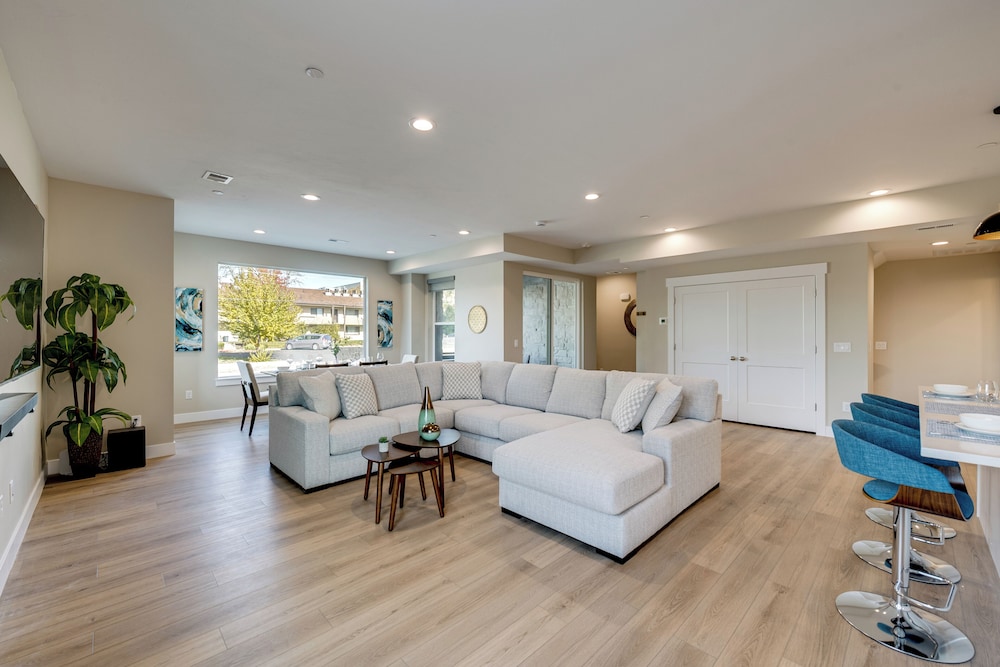 Ski Resorts & Slc Fun! Brand New Millcreek Home - Salt Lake City, UT