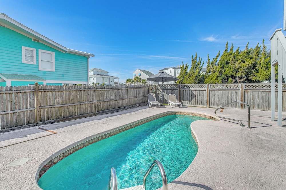 Steps To Sand! Home W/ 3 Decks In Sunset Beach - Sunset Beach, NC
