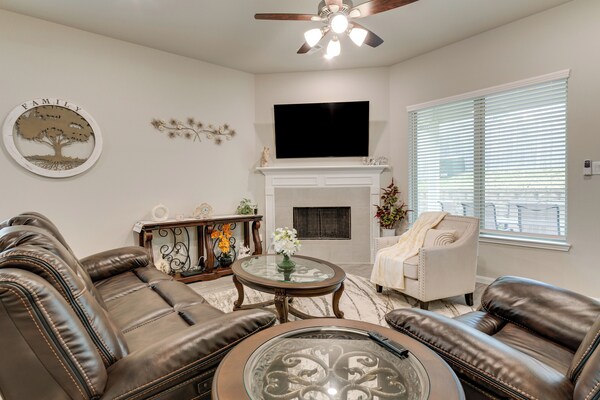 Lake Conroe Home W/ Resort-style Perks & Patio - Lake Conroe, TX