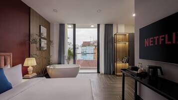 Quarto Júnior, varanda | Lençóis de algodão egípcio, roupa de alta qualidade, secretária