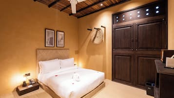 Apartamento Deluxe | Cofre no quarto, ferro/tábua de engomar, Wi-fi grátis