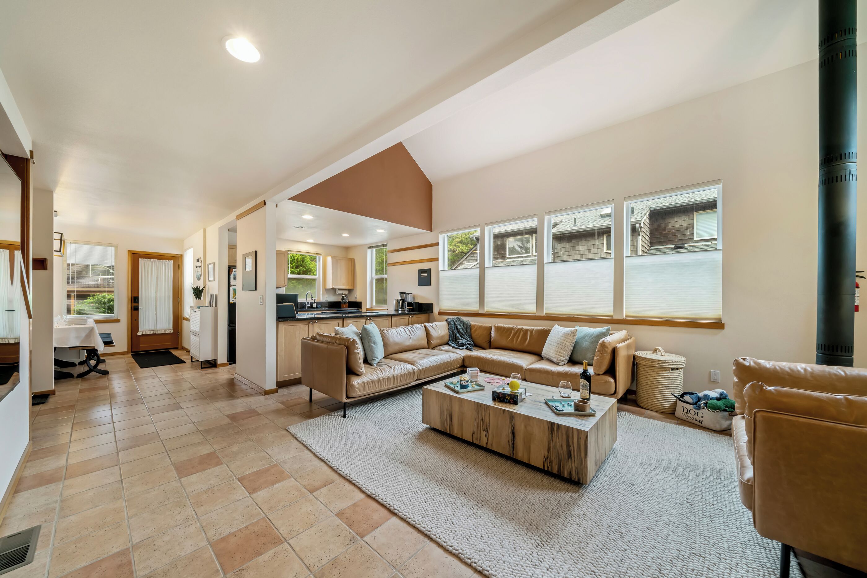 Hot Tub, Steps To Beach Access, Dogs Ok, Firepit, Ev Charger- Ocean's Echo - Manzanita, OR