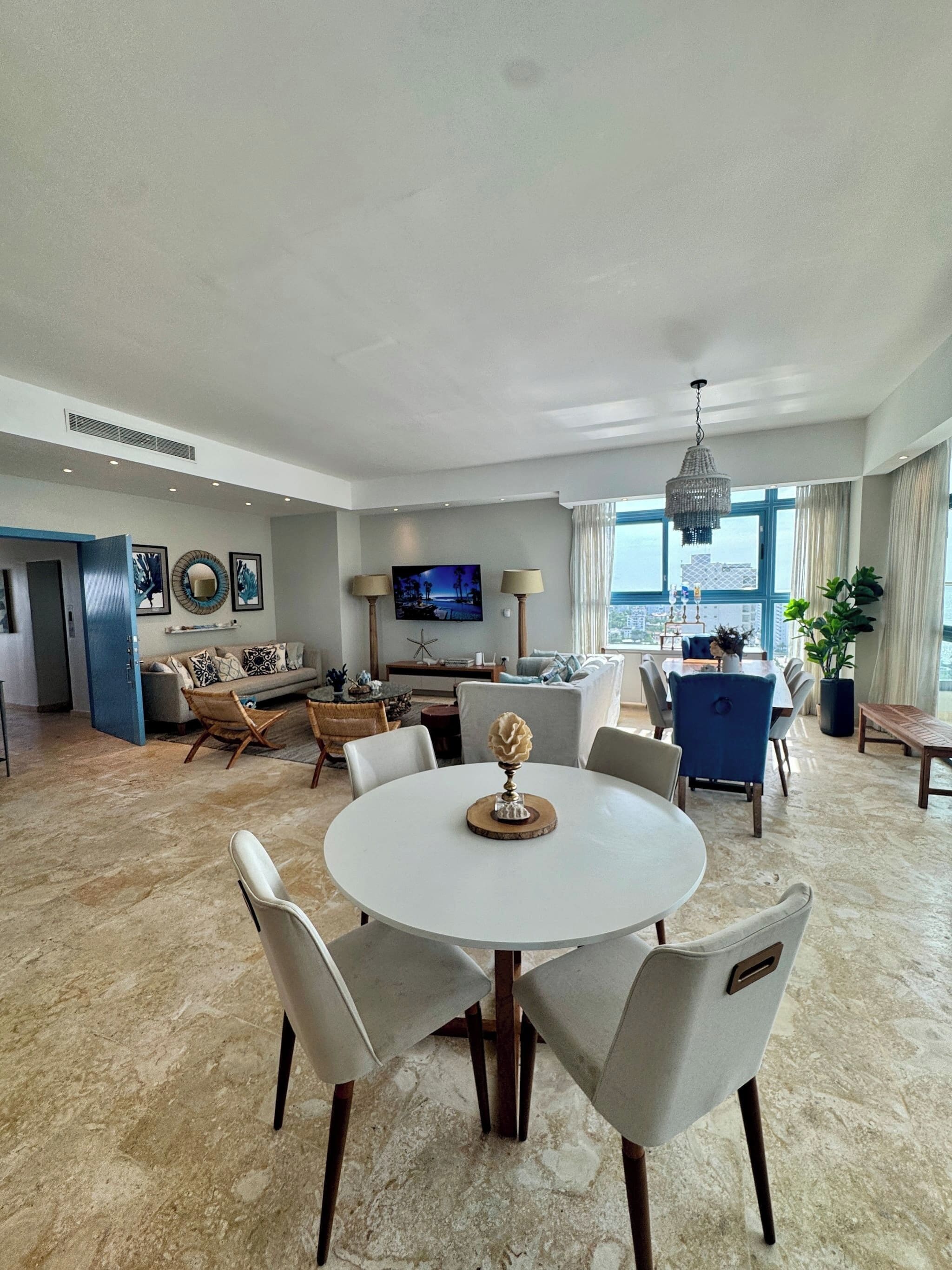 Apartamento, 3 quartos, acessível, para fumantes | Sala de jantar