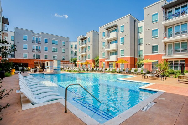 Landing Apartments Downtown Arlington - Conquistador, Arlington
