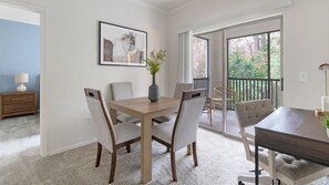 Apartamento (1 Bedroom) | Sala de jantar