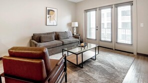 Landing | Spectacular 1BD, Pool, Rooftop Lounge Reviews, Deals & Photos ...