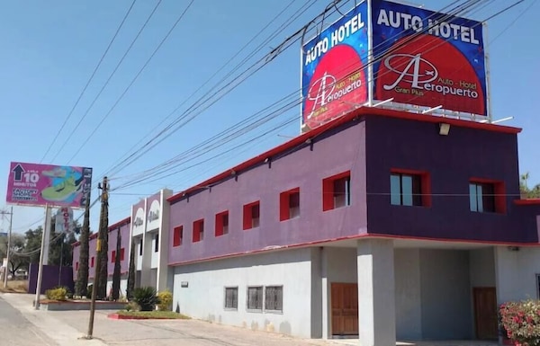 Auto Hotel Aeropuerto - León