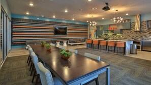 Landing | Modern 2BD, Courtyard, Clubhouse Reviews, Deals & Photos 2026 ...