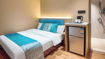 Quarto solteiro conforto | Escrivaninha, Wi-Fi de cortesia