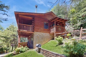 Secluded Cabin, Sleep 6・Hot Tub・Games・Amazing View Reviews, Deals ...