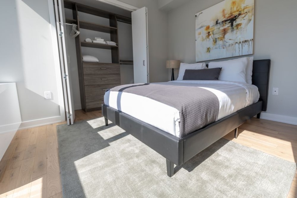 Spacious 2BR Chelsea Condo with Fitness Center Reviews, Deals & Photos ...