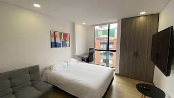 Apartamento Económico | Cortinas/cortinados opacos, ferro/tábua de engomar, Wi-fi grátis