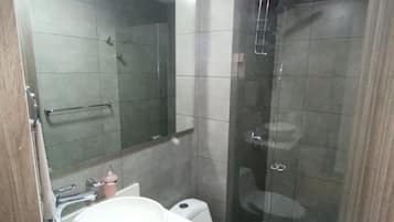 Apartamento Económico | Casa de banho