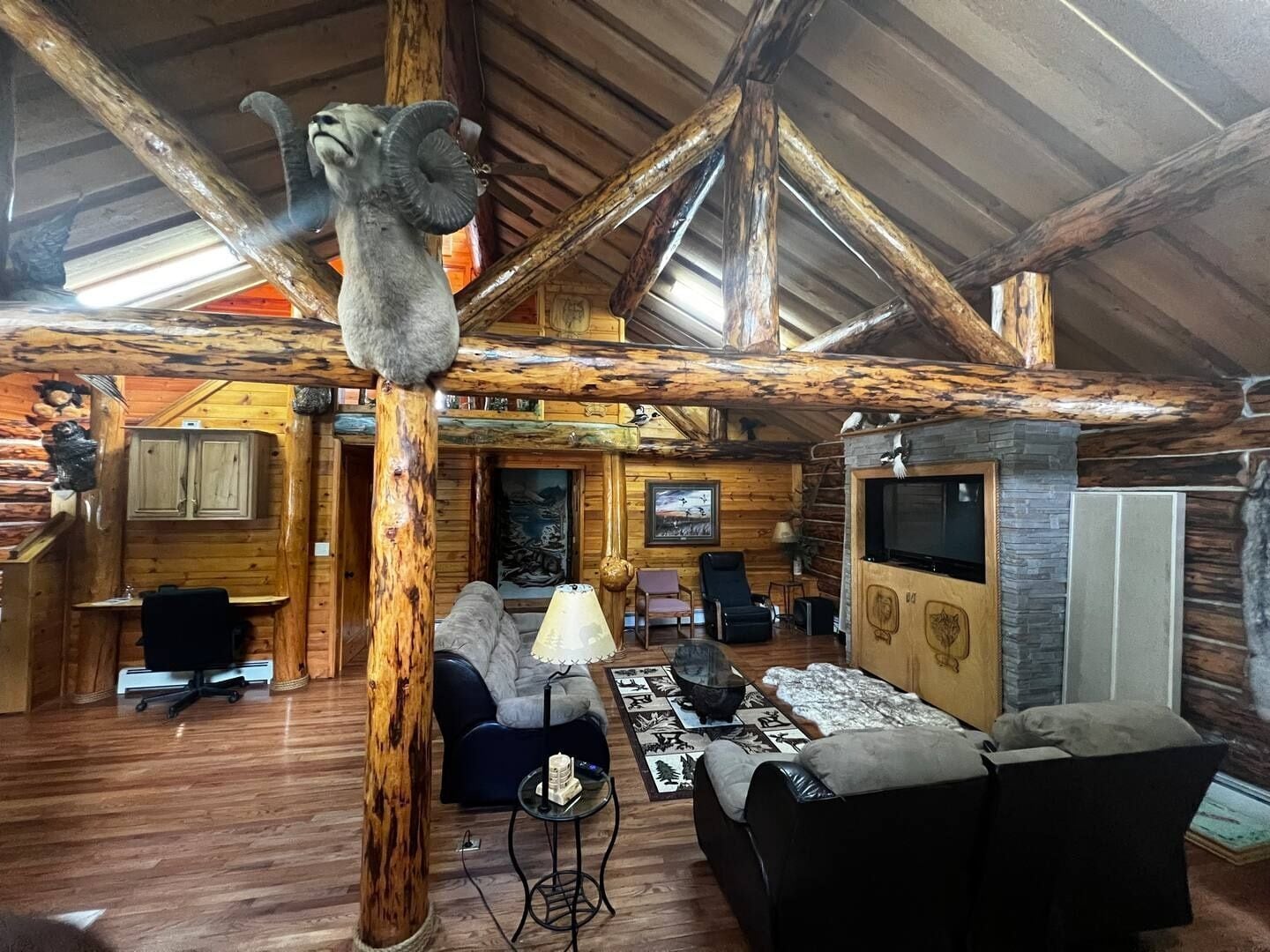 Cozy Log Retreat Near Turnagain Arm - Alaska