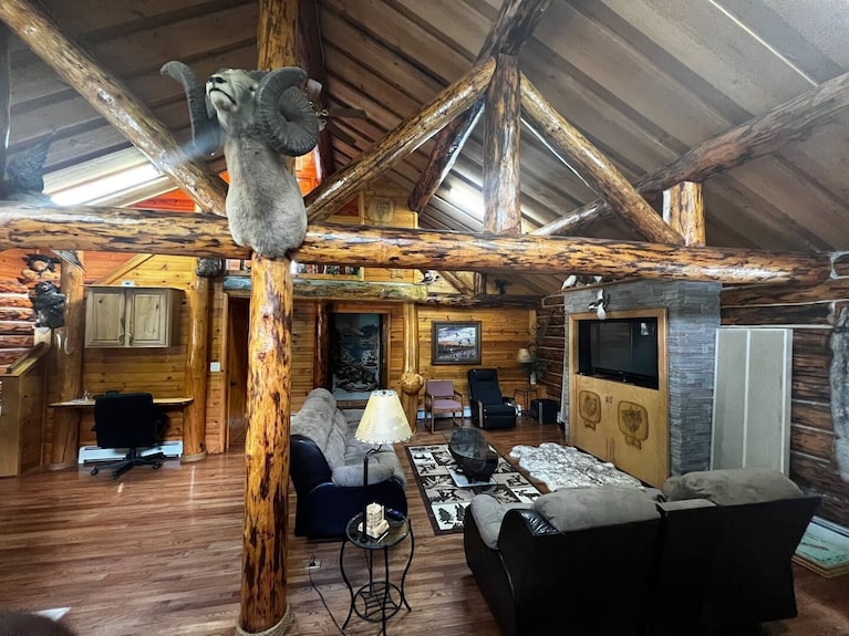 Cozy Log Retreat Near Turnagain Arm - Alaska