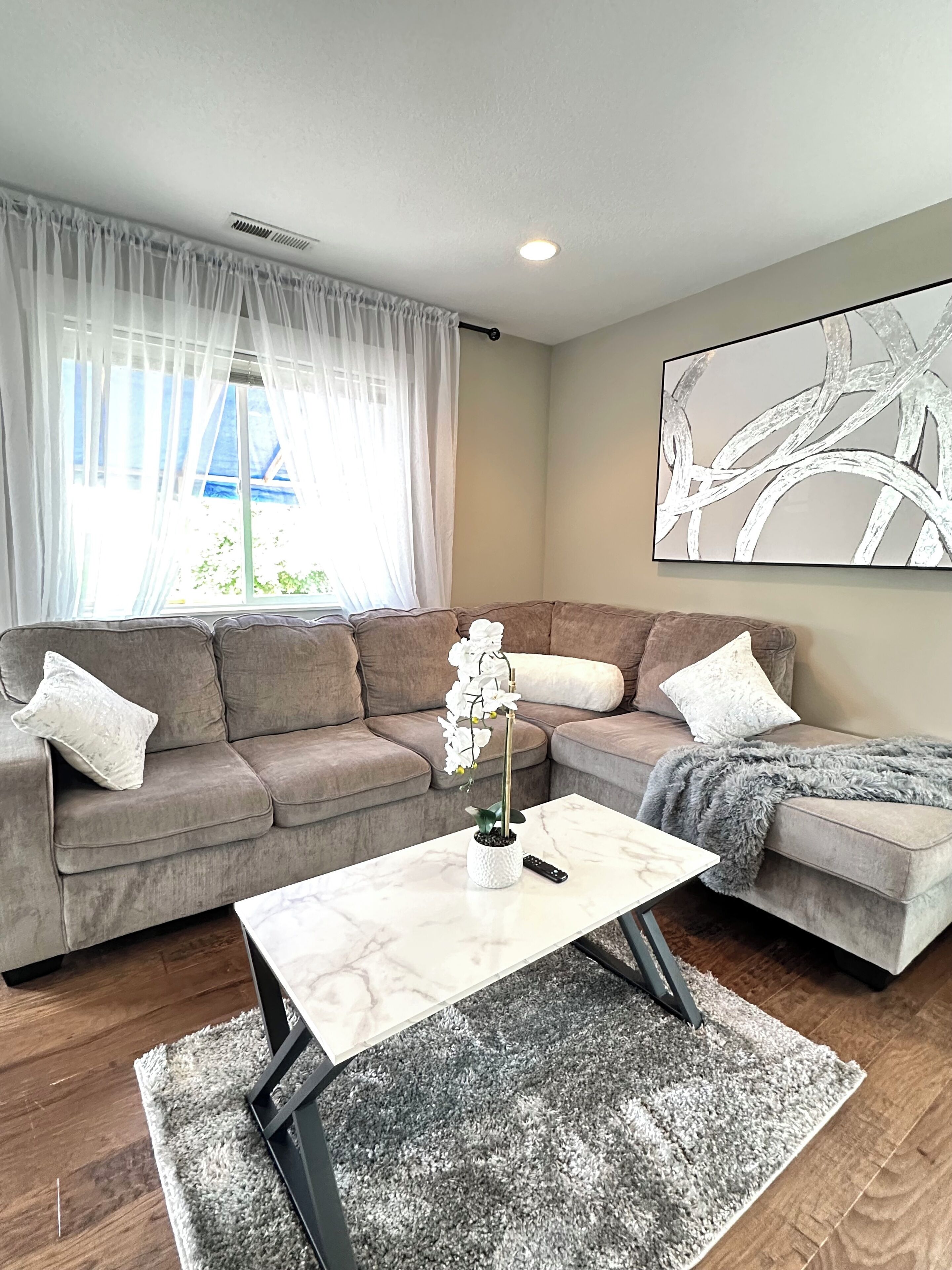 Beautiful 2-bedroom Apartment In Downtown Vancouver - Vancouver