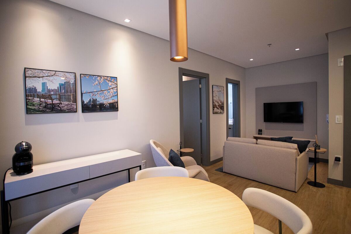 Sophisticated Retreat W/ Ocean Breezes Near Peace Peace Square & Monkey Hill - Itapema