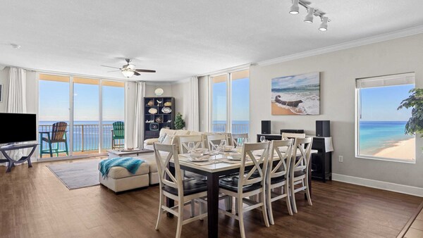 Gulf-front Pcb Condo W/ Balcony, Resort Amenities, Game Room, Pools & Beach Gear Tortuga 1301 By Avantstay - Panama