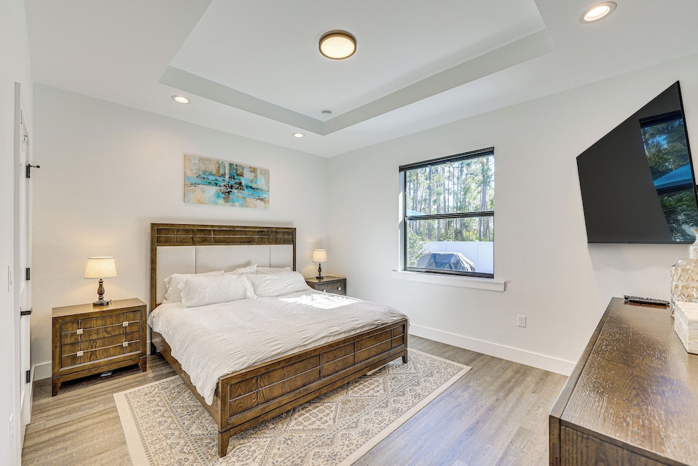 Stone's Throw to All Major Attractions: Family Gem - North Port | Vrbo