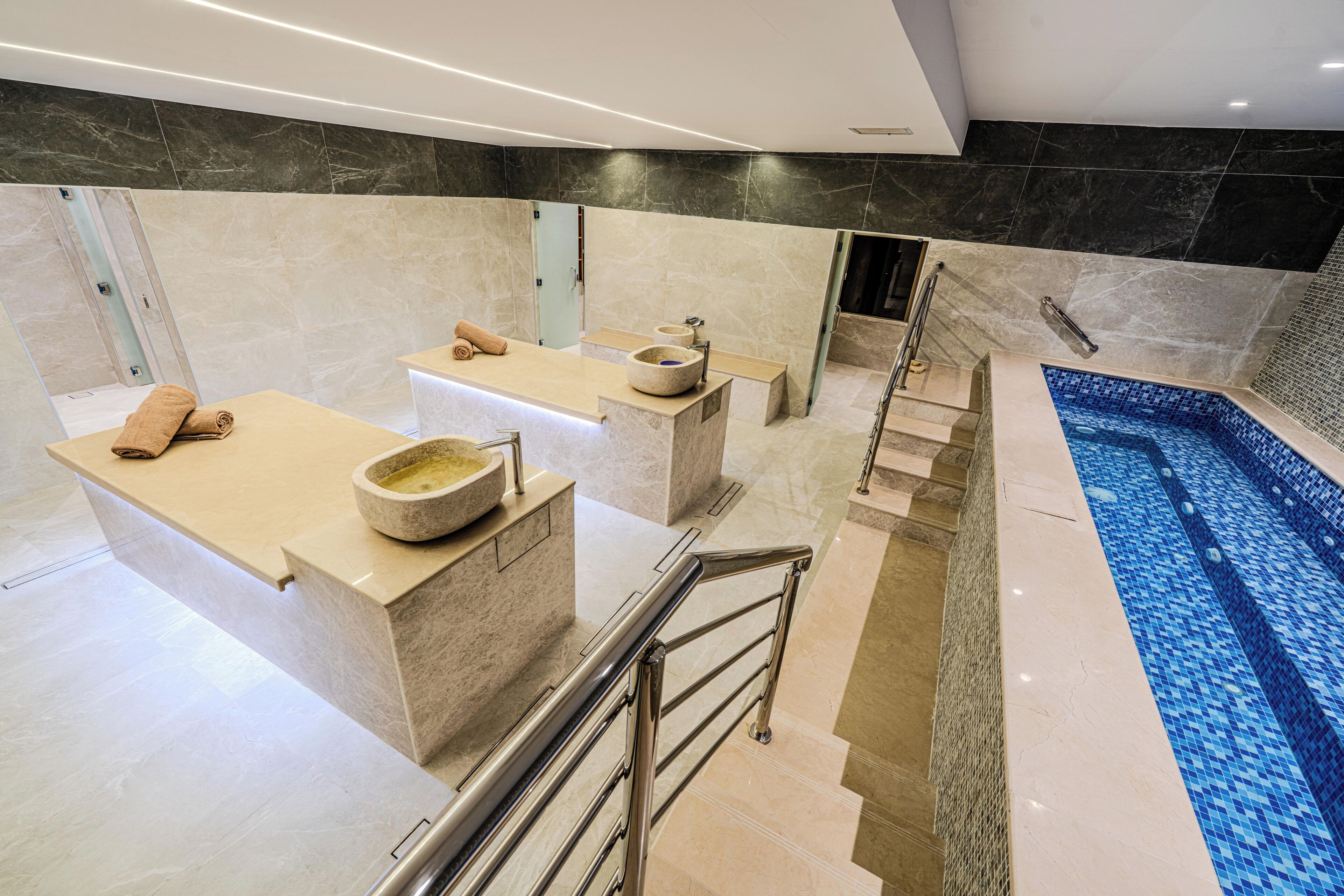 Sauna, banho turco, hammam, massagens 