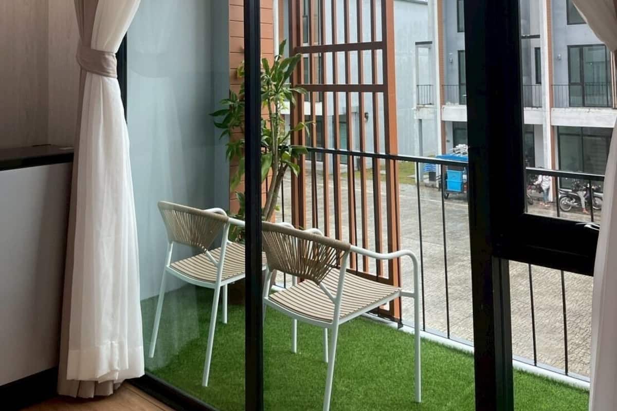 Espaço de trabalho para notebook, Wi-Fi de cortesia, roupa de cama