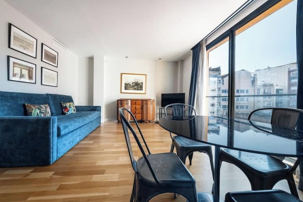 Comfy 1 Bedroom Apartment In Eixample With Parking - Ripollet