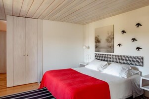 Apartamento, varanda | Ferro/tábua de engomar, Wi-fi grátis 