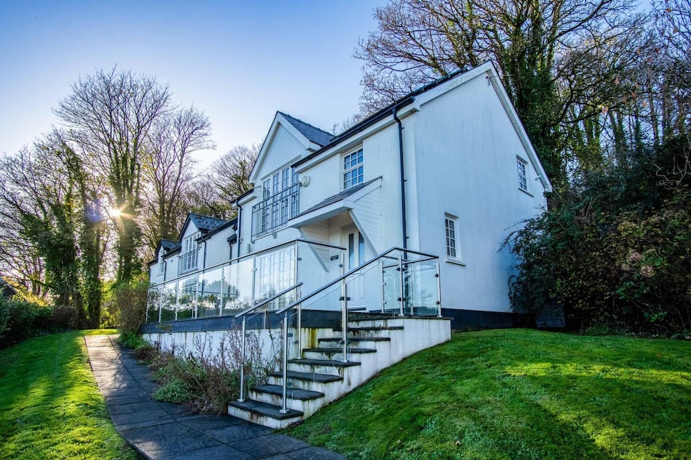 Caldey View Cottage - 1 Bedroom - Penally - Tenby