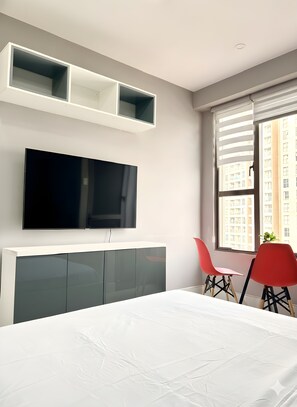 Apartamento de Luxo, varanda, Vista para a cidade | Cortinas/cortinados opacos, ferro/tábua de engomar, Wi-fi grátis 