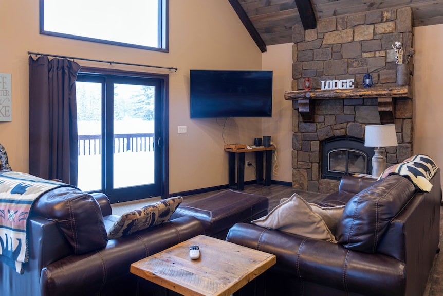 Waterfront 3br Lodge On Corner Lake Peaceful, Private, Perfect - Michigan