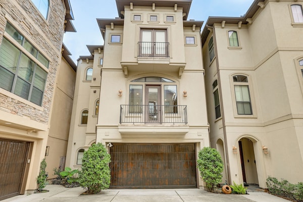 Walk To Shops & Eats: Family Retreat In Houston - University Place - Houston