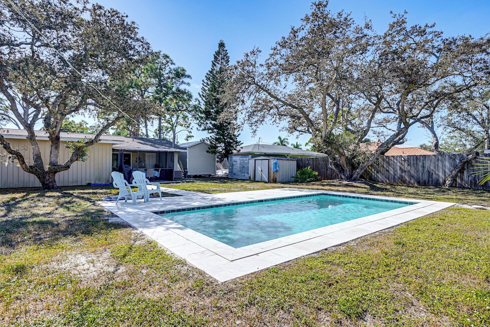 Pet Friendly! Sunny Getaway 3 Mi To Barefoot Beach - Bonita Springs, FL