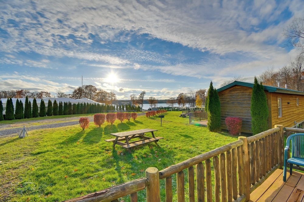 Lakefront Cabin Living W/ Dock Access On Sodus Bay - State of New York