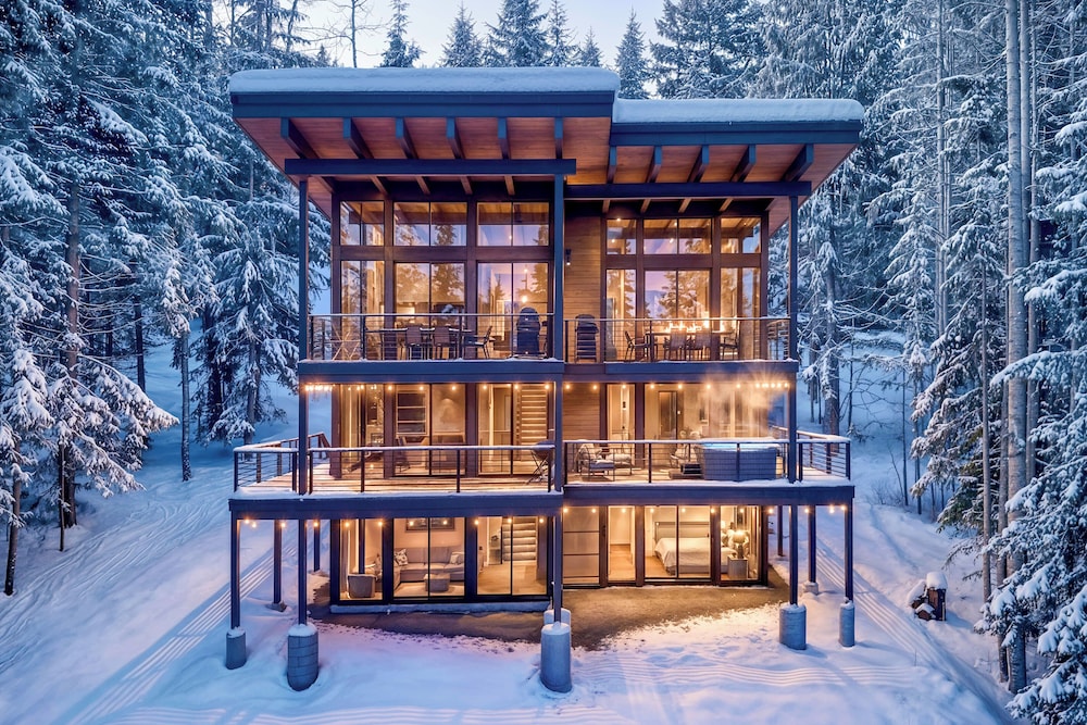 Ski In & Out 'The Mountainside House' W/ Hot Tub! - スノコルミー・パス, WA