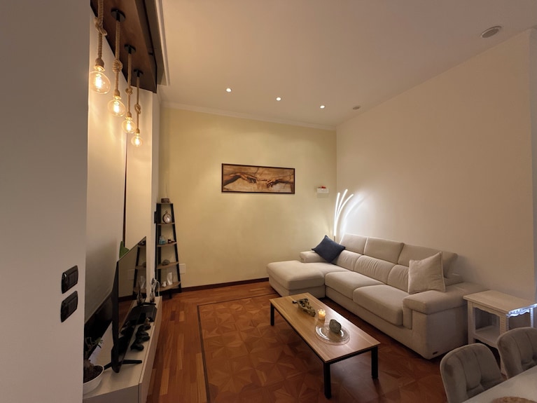 Loft 84 - Elegant Apartment In The Historic Center, Comfort And Modern Design - Piacenza