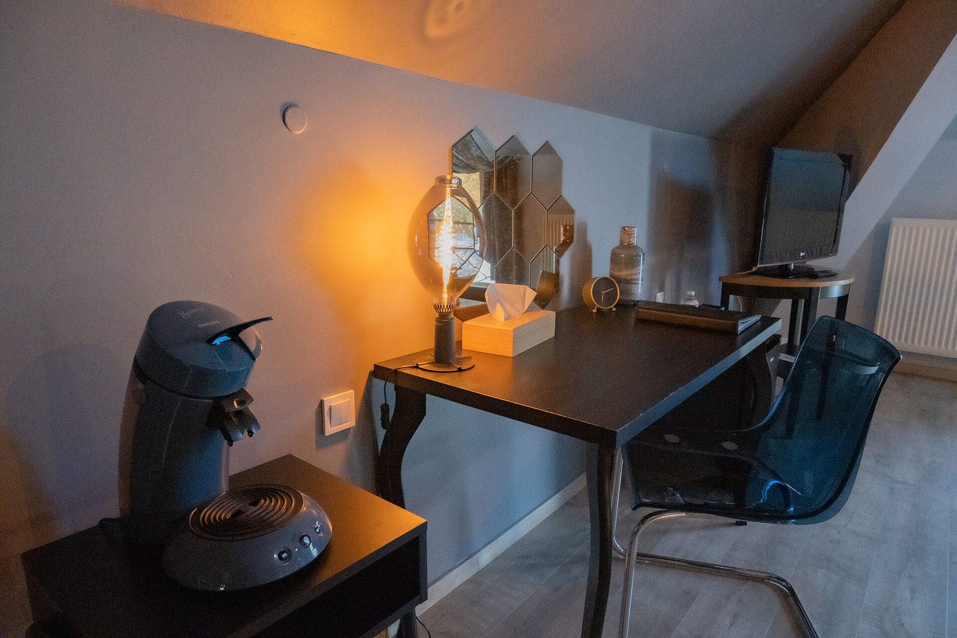 Cortinas blackout, quartos à prova de som, Wi-Fi de cortesia